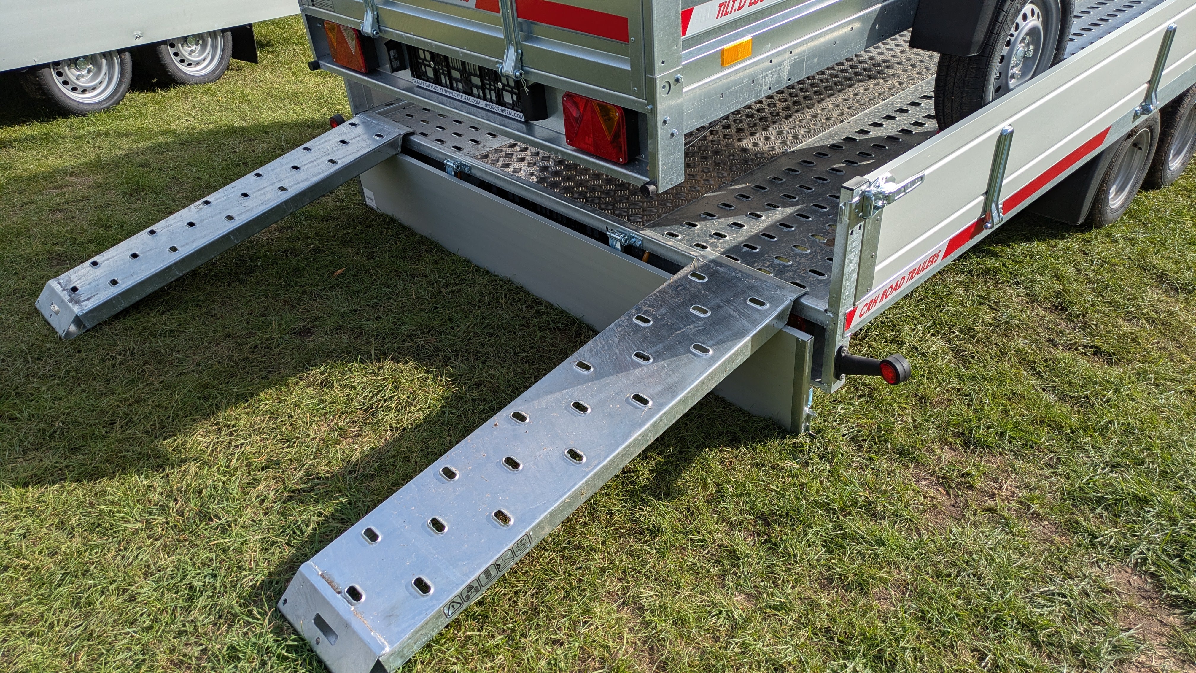 IN STOCK (Ex-demo) CRH Midi - Tilt-Bed - M13R3 PRO 13'4" x 6'10" 3t